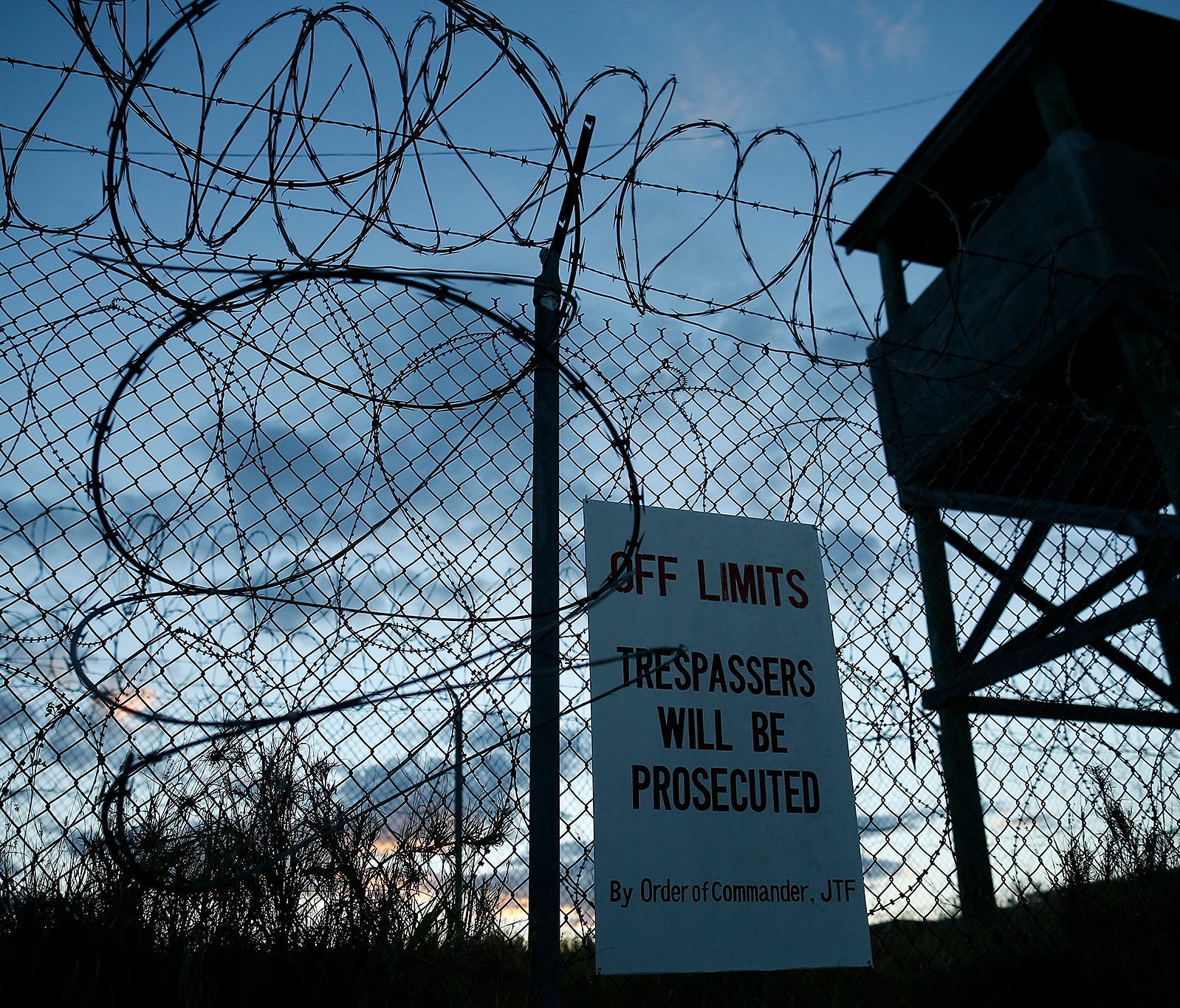 Obama takes last chance to close Guantanamo Bay | 12news.com