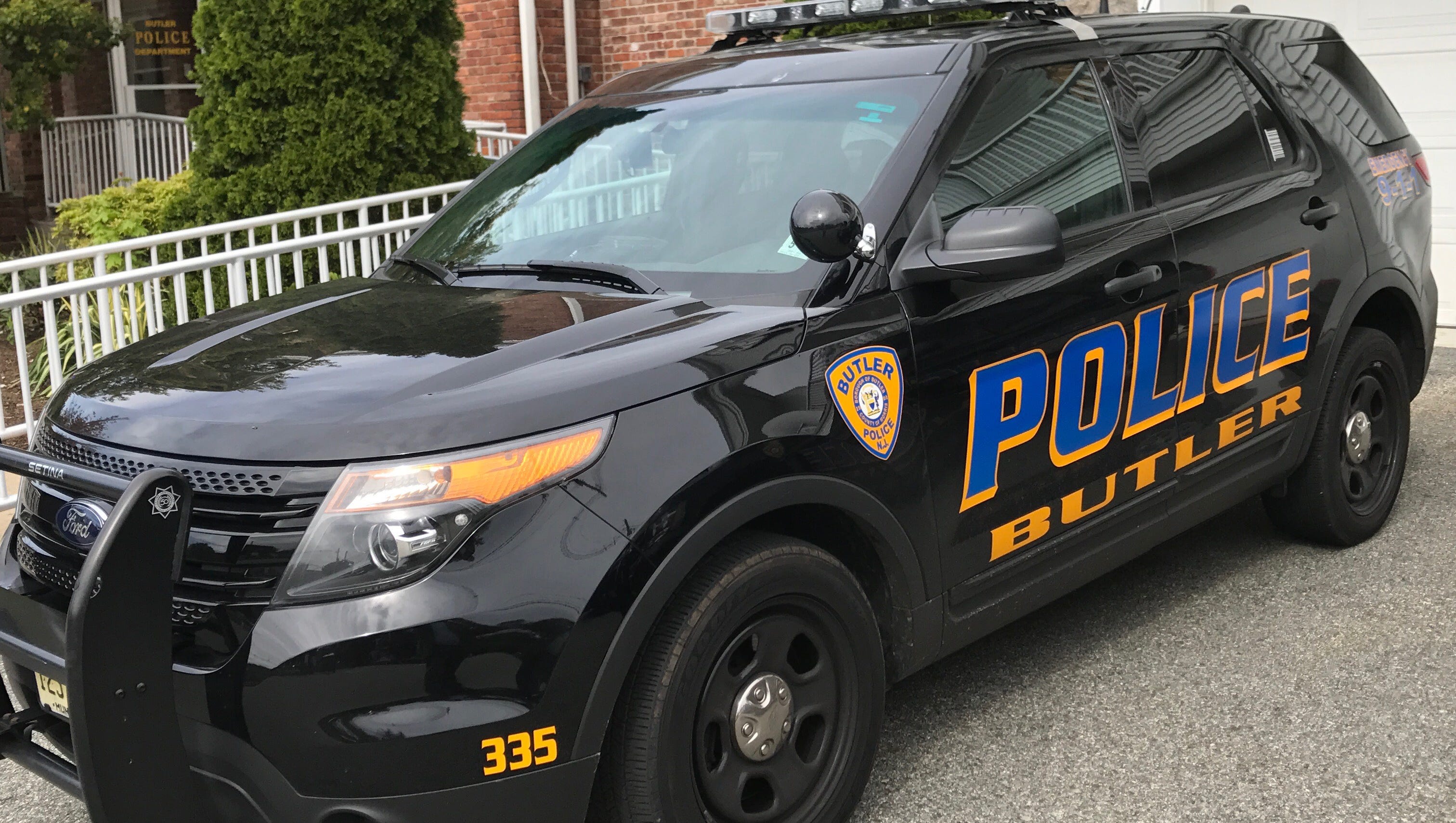 Teaneck man charged with stealing 53 iPads in Butler