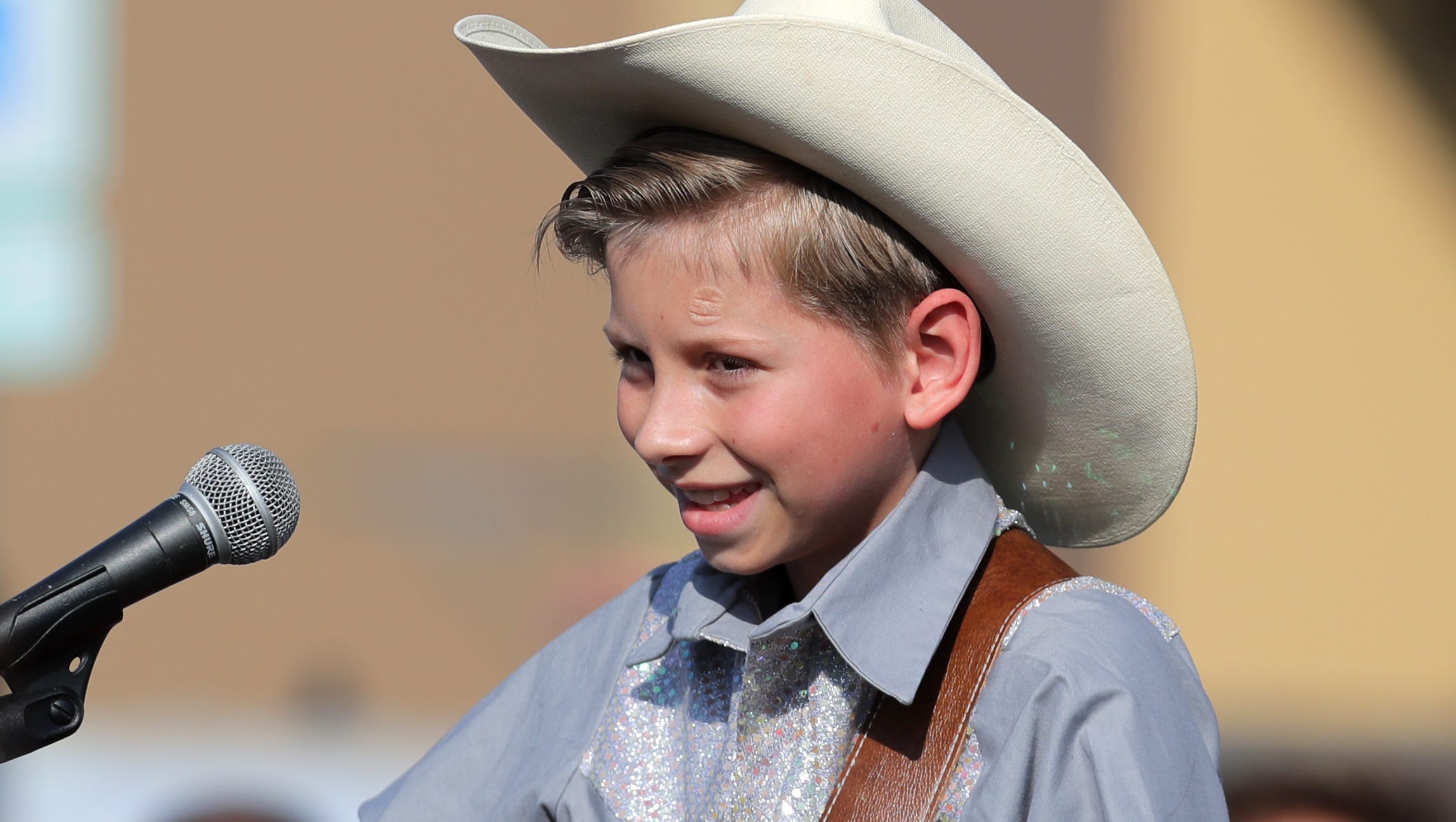 Mason Ramsey, viral Walmart yodeling boy, is performing in Iowa City
