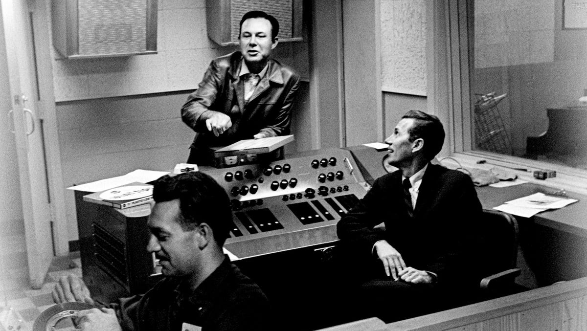 Jim Reeves recording his Christmas album in RCA Studio B in 1962