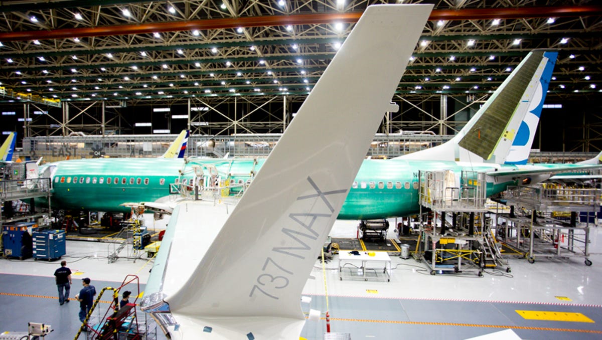 Boeing to boost 737 production, slow 777 production