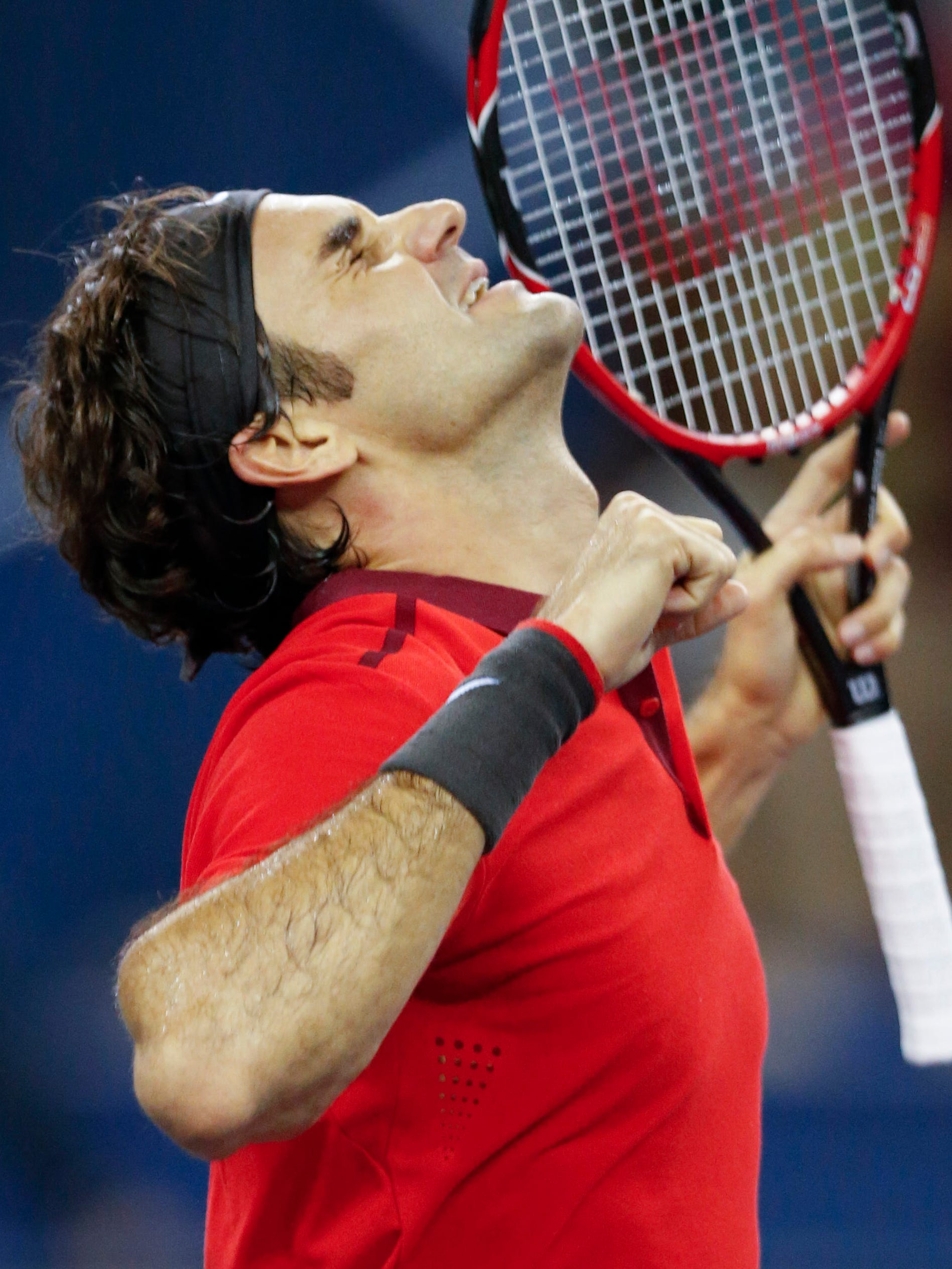 Roger Federer wins 4th title of year at Shanghai Masters