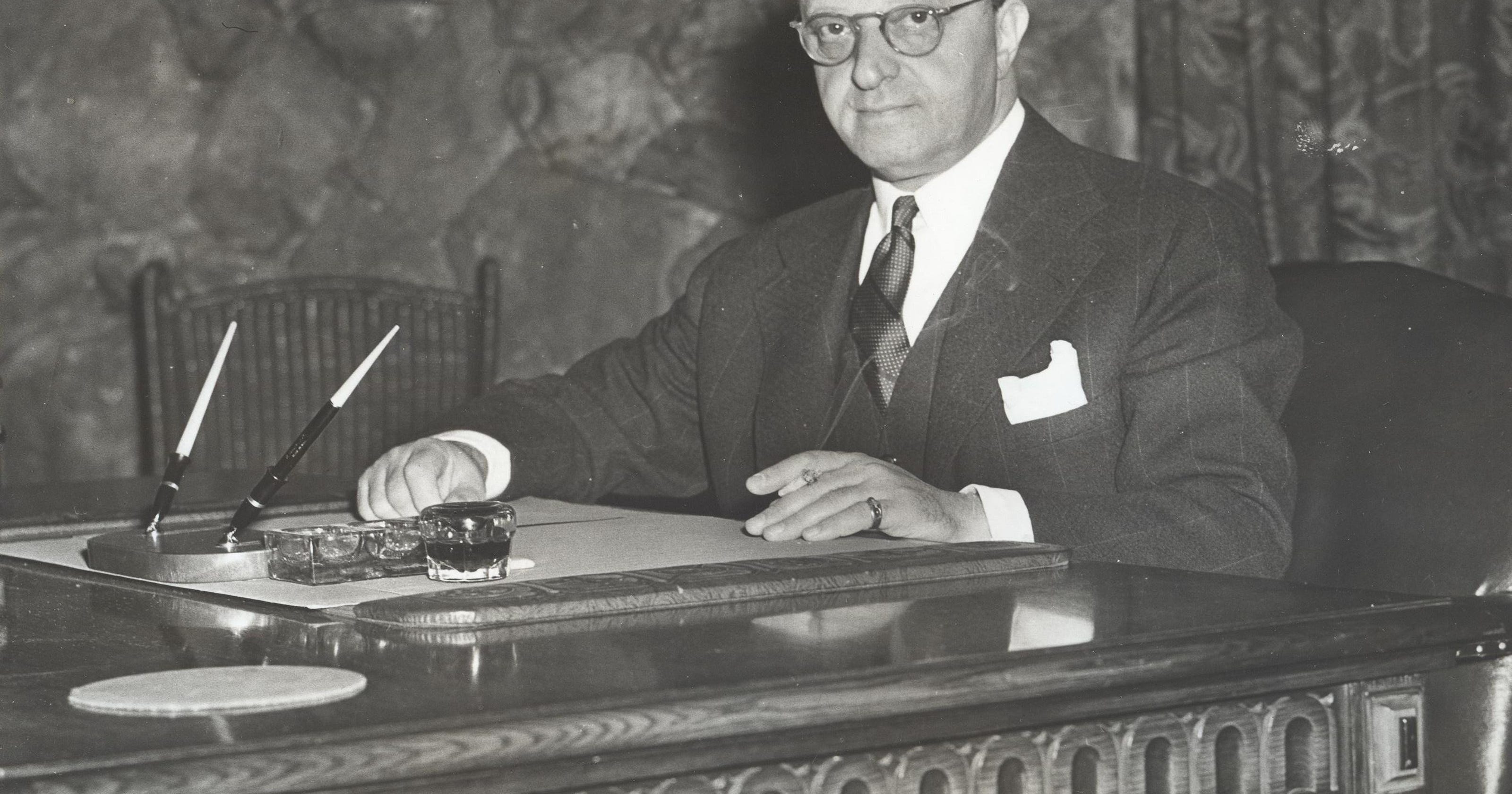 Portrait of the past: Harry H. Straus