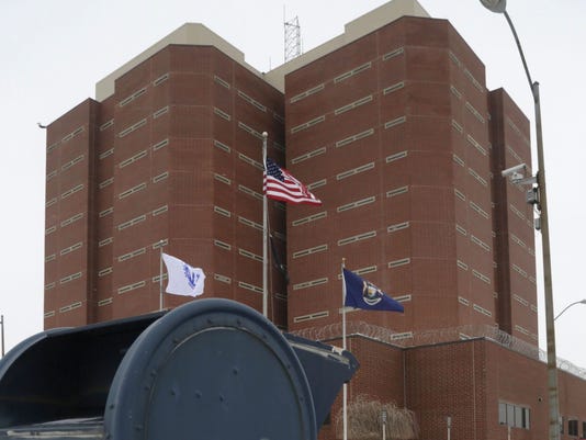 FBI looking into Macomb County Jail inmate's death