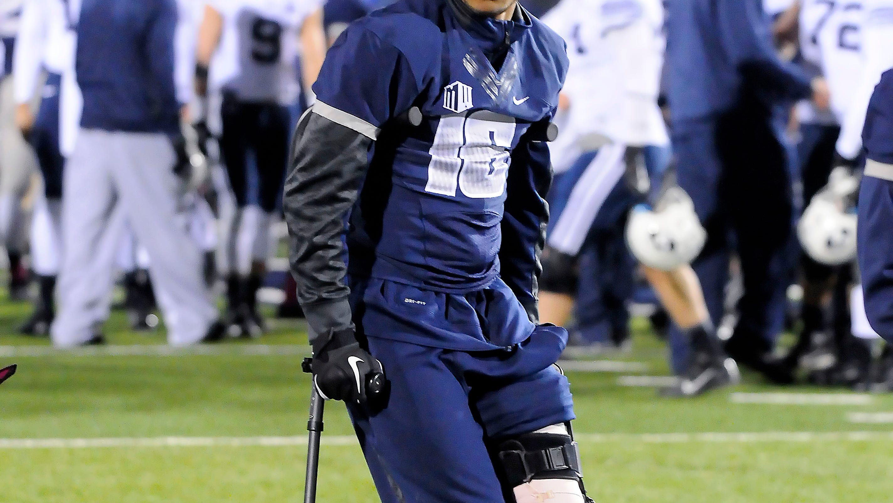 Utah State QB Chuckie Keeton out for season after knee injury