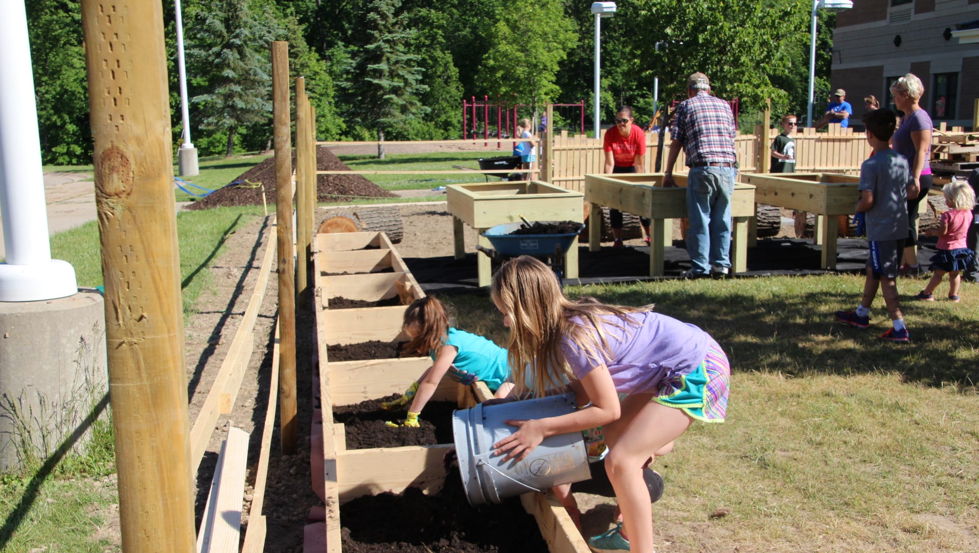 Watch your garden grow: Students create garden 'classroom'