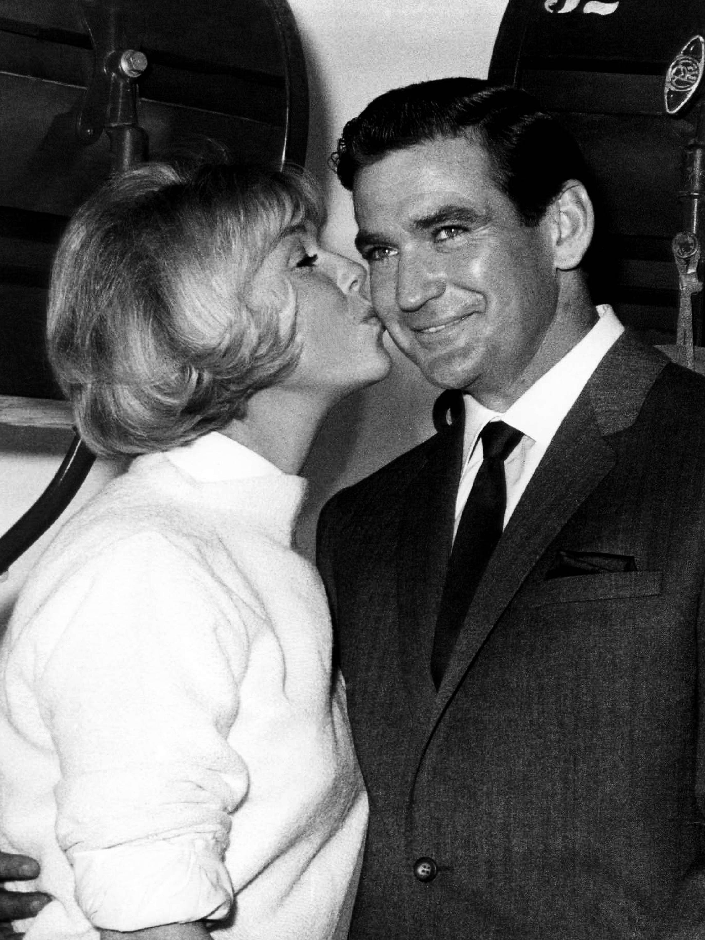 Rod Taylor celebrates his 35th birthday on the set of "Do Not Disturb ...