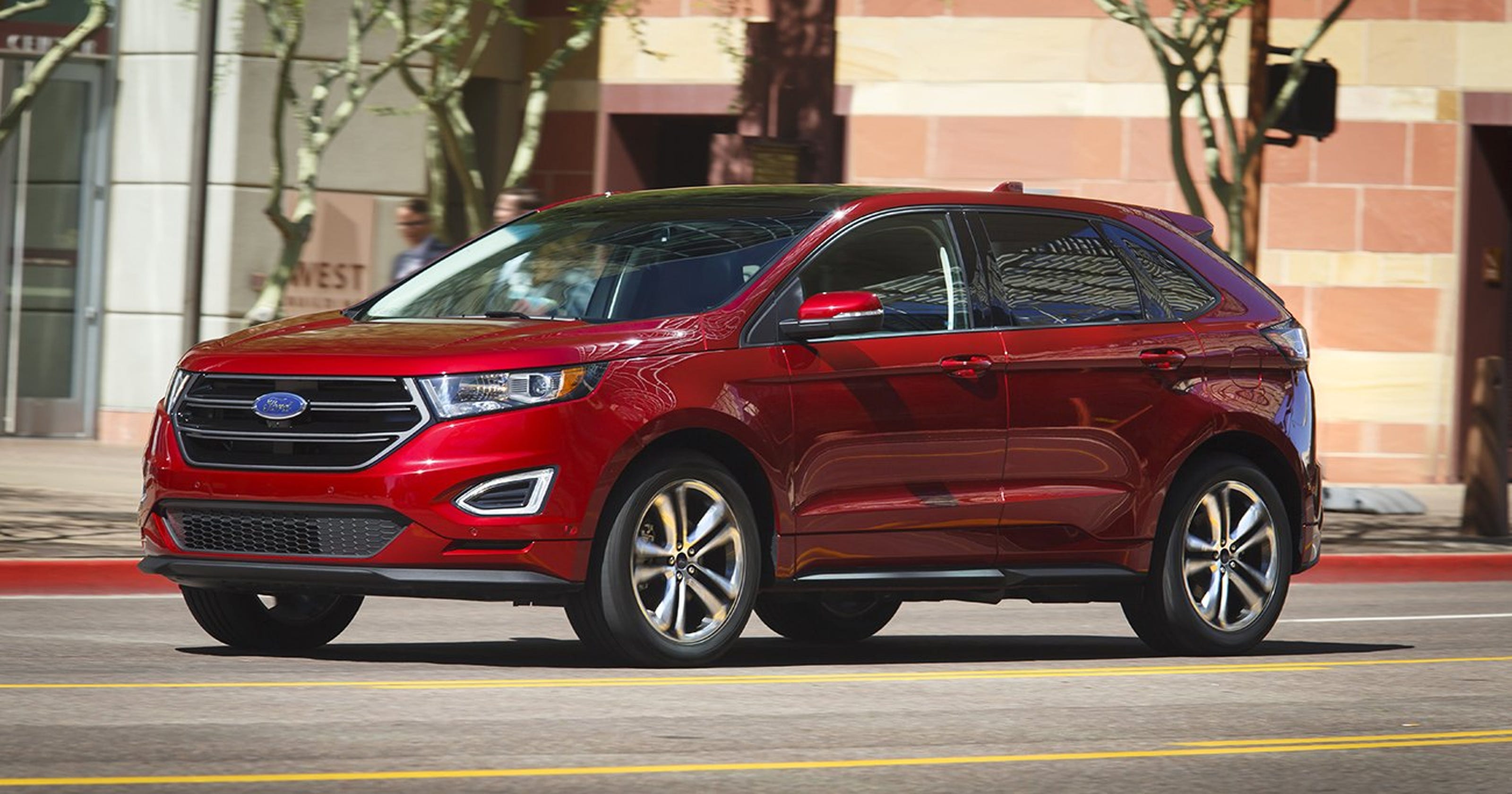 2015 Ford Edge asserts itself between Escape, Explorer