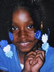 Mom sobs recounting night daughter killed in cop raid