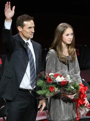 Detroit Red Wings fan's sign begs Steve Yzerman to 'save us'