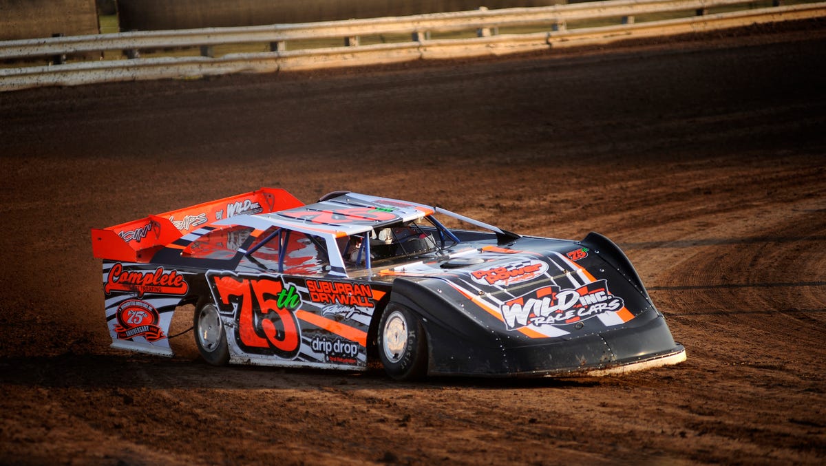 Eastern Wisconsin Stock Car racing revs up the crowd in Manitowoc