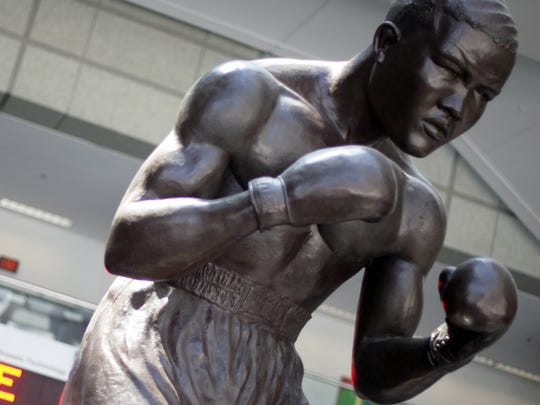 Ideas to honor Joe Louis pour in; mayor vows support