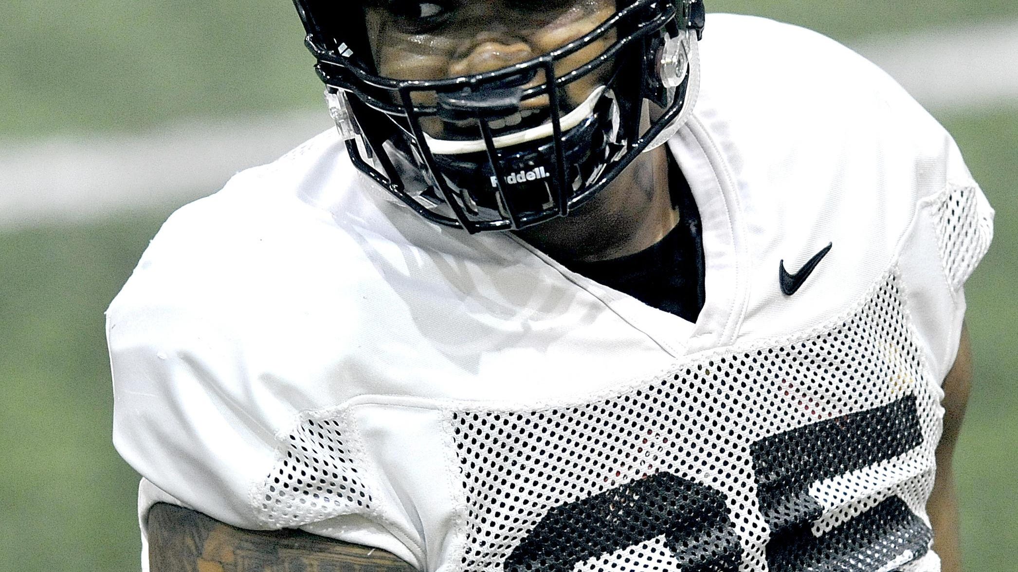 Browns sign third-round pick Jordan Elliott