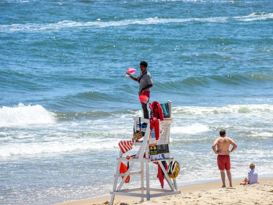 Beach injuries: Lifeguards share how to stay on the beach, out of ER