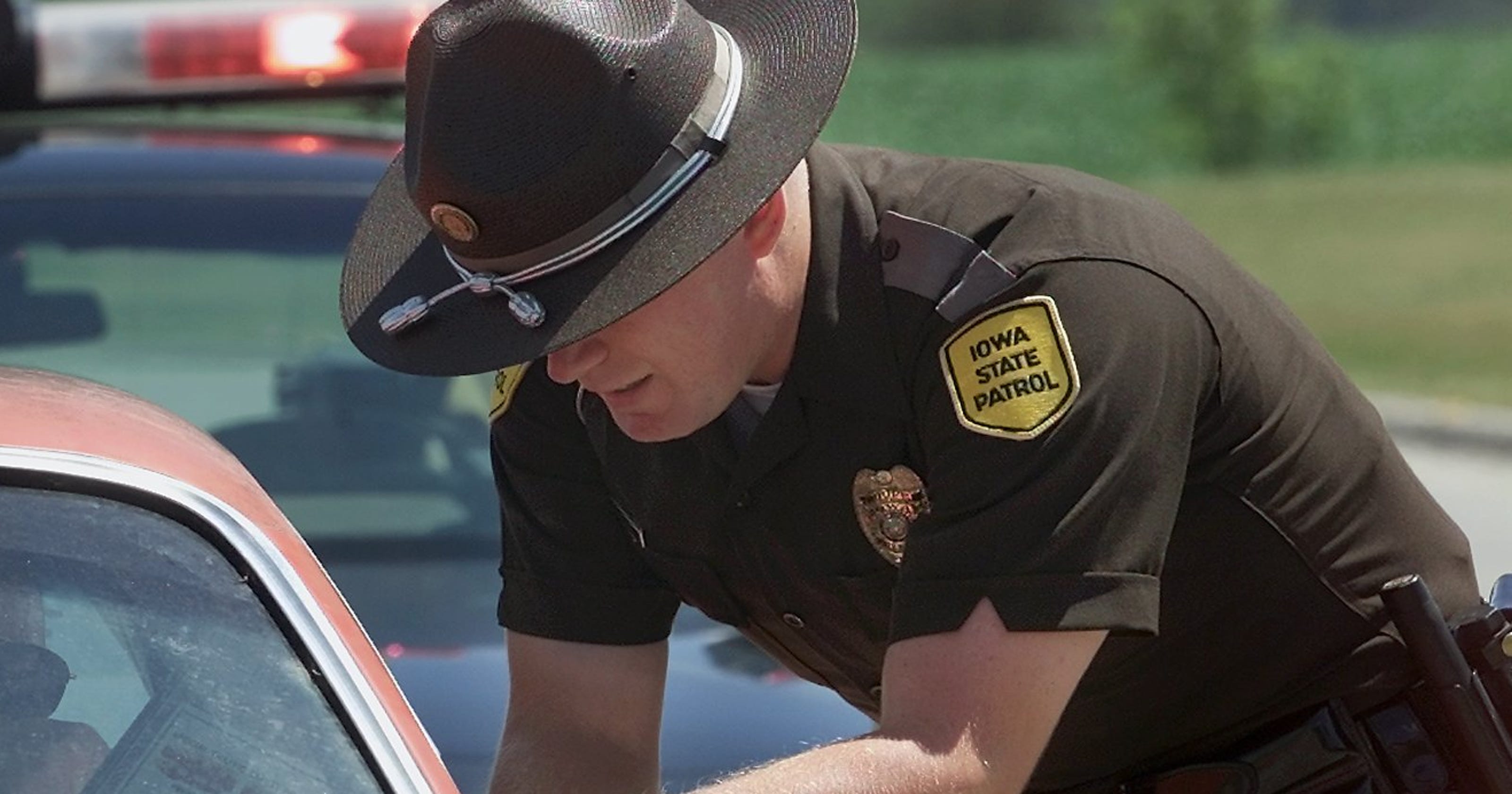 How Iowa Troopers Are Going Undercover To Bust Those Who Text And Drive