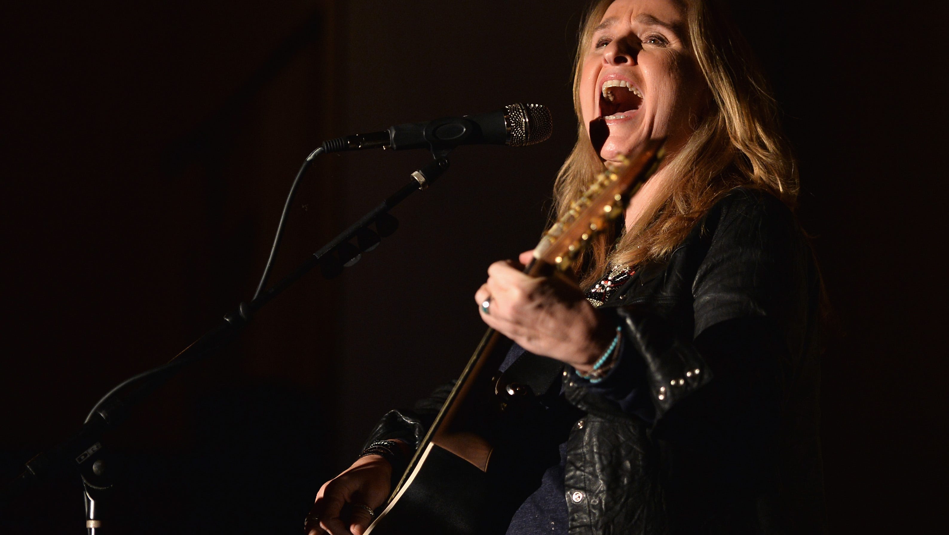 Video premiere: Etheridge leads 'Uprising of Love'