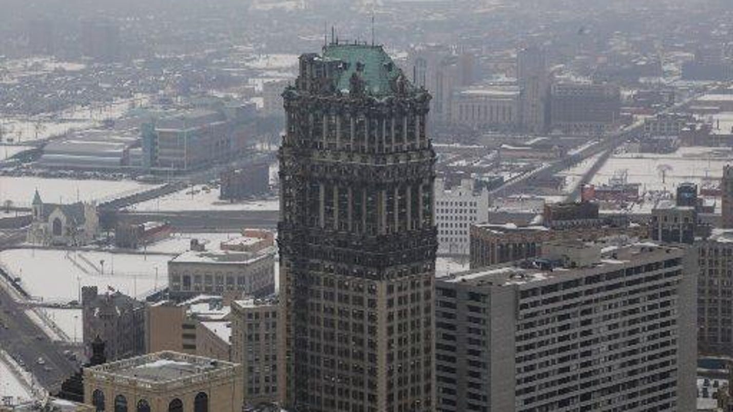 Dan Gilbert to buy Detroit's abandoned Book Tower