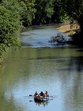 Canoeing and kayaking makes splash on Harpeth River