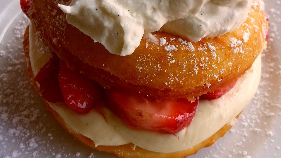 Short Leash Hot Dogs to open a doughnut food truck