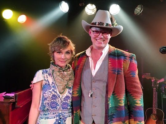 'Nashville' star Clare Bowen overcomes scars from childhood cancer