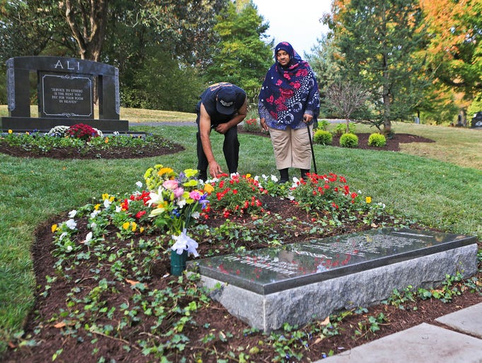 Elijah Muhammad Grave