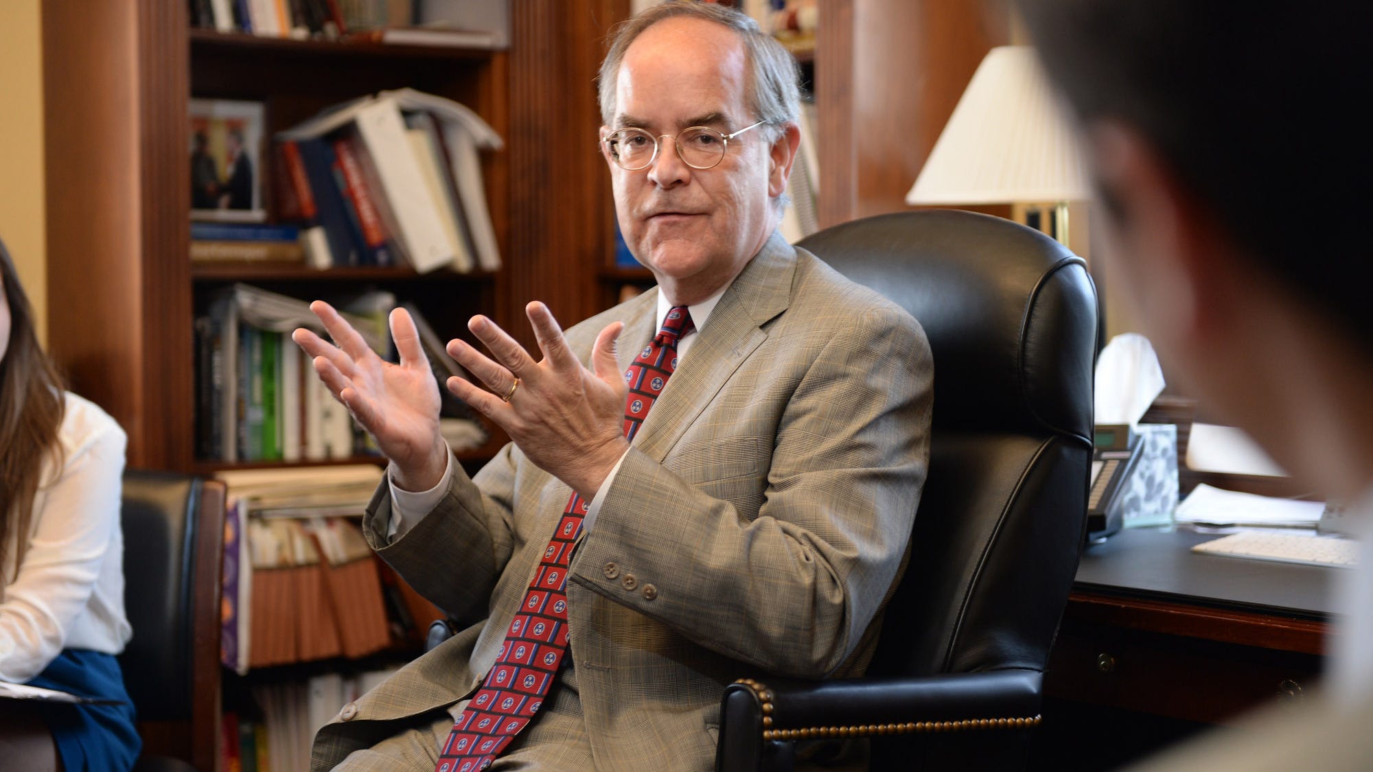 Rep. Jim Cooper avoids the partisan extremes