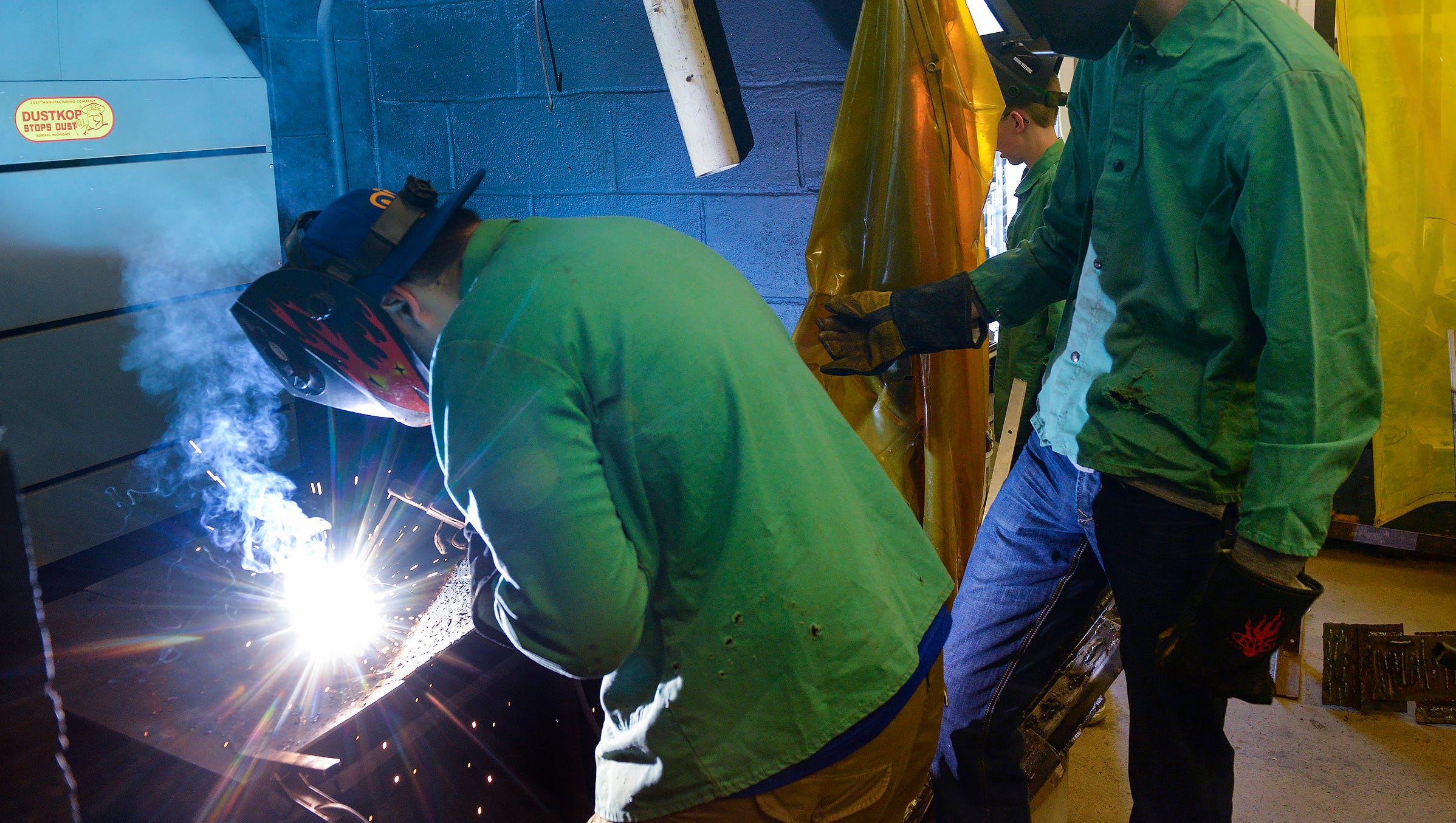 High school welding class teaches industry standards