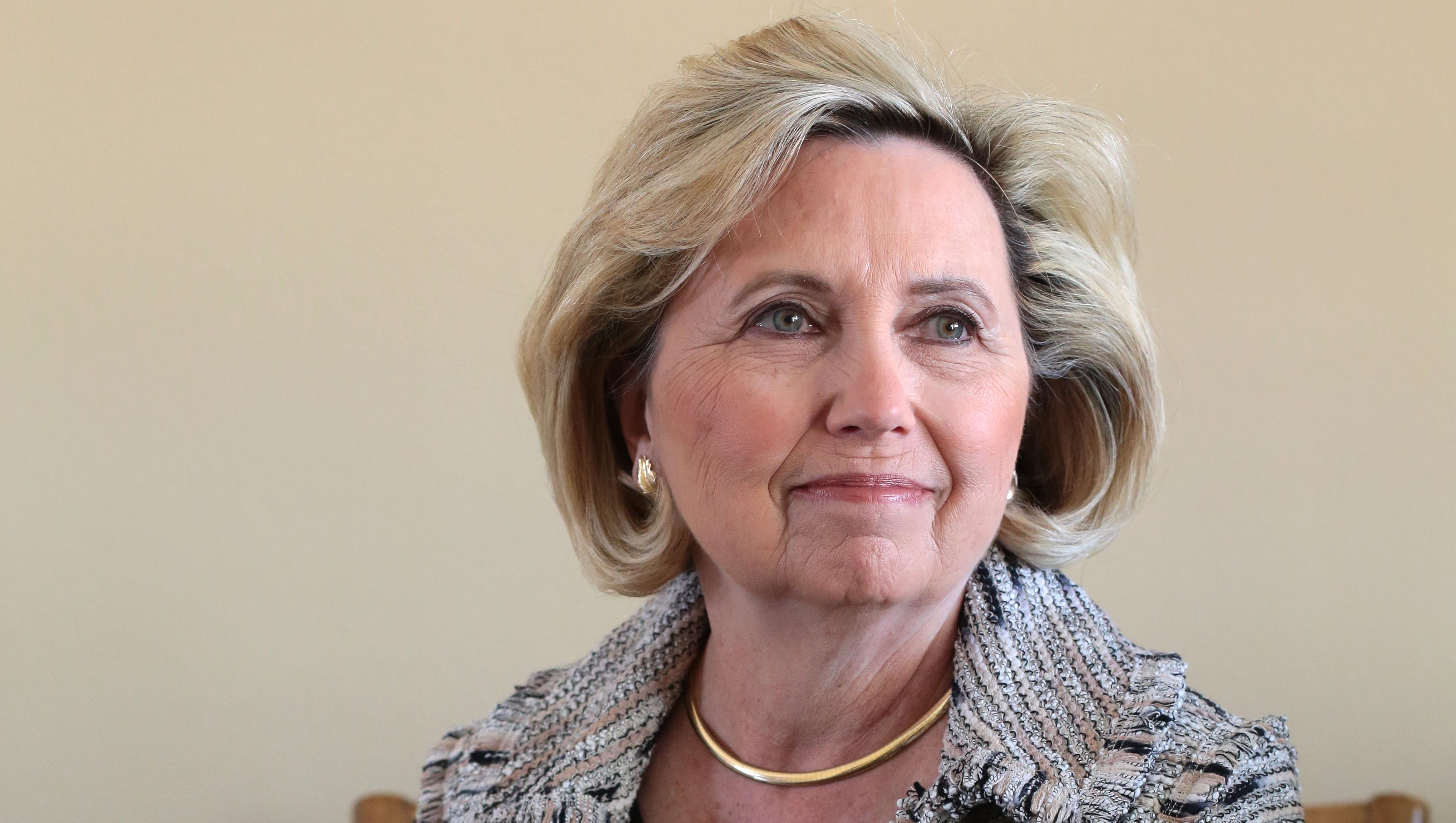 Hillary Clinton 'body double' explains what happened