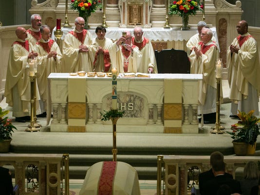 Catholic church on flu: Use common sense at Mass