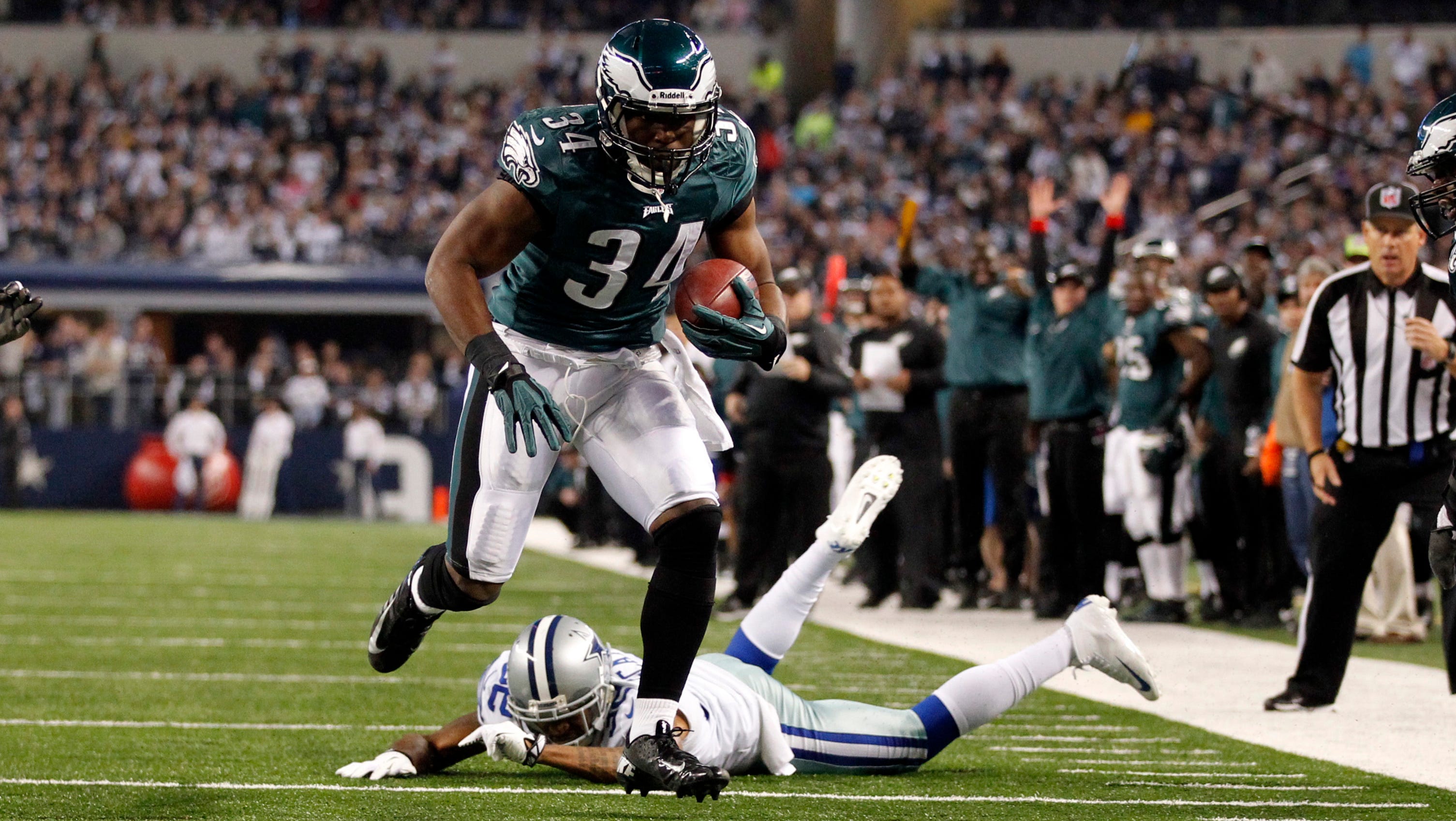 NFL injuries: Dolphins' Brian Hartline, Giants' Eli Manning hurt