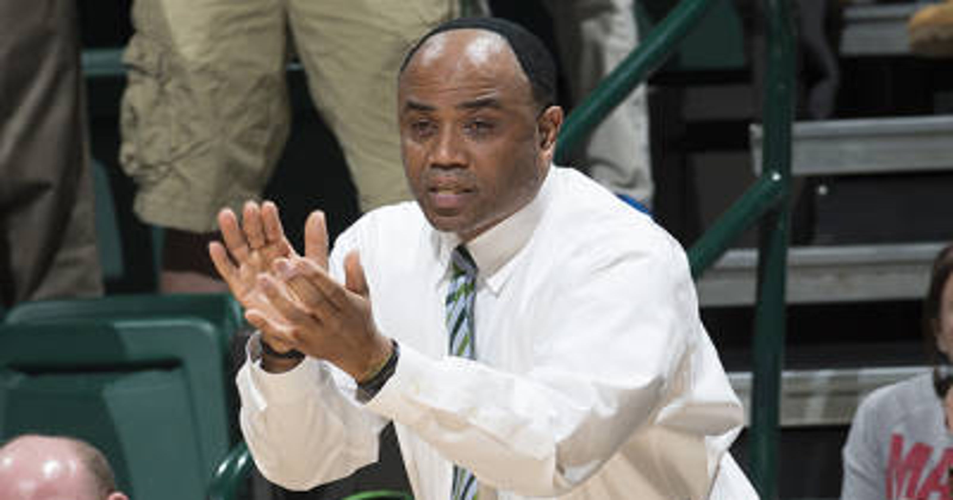 Charlotte 49ers coach Alan Major takes leave of absence