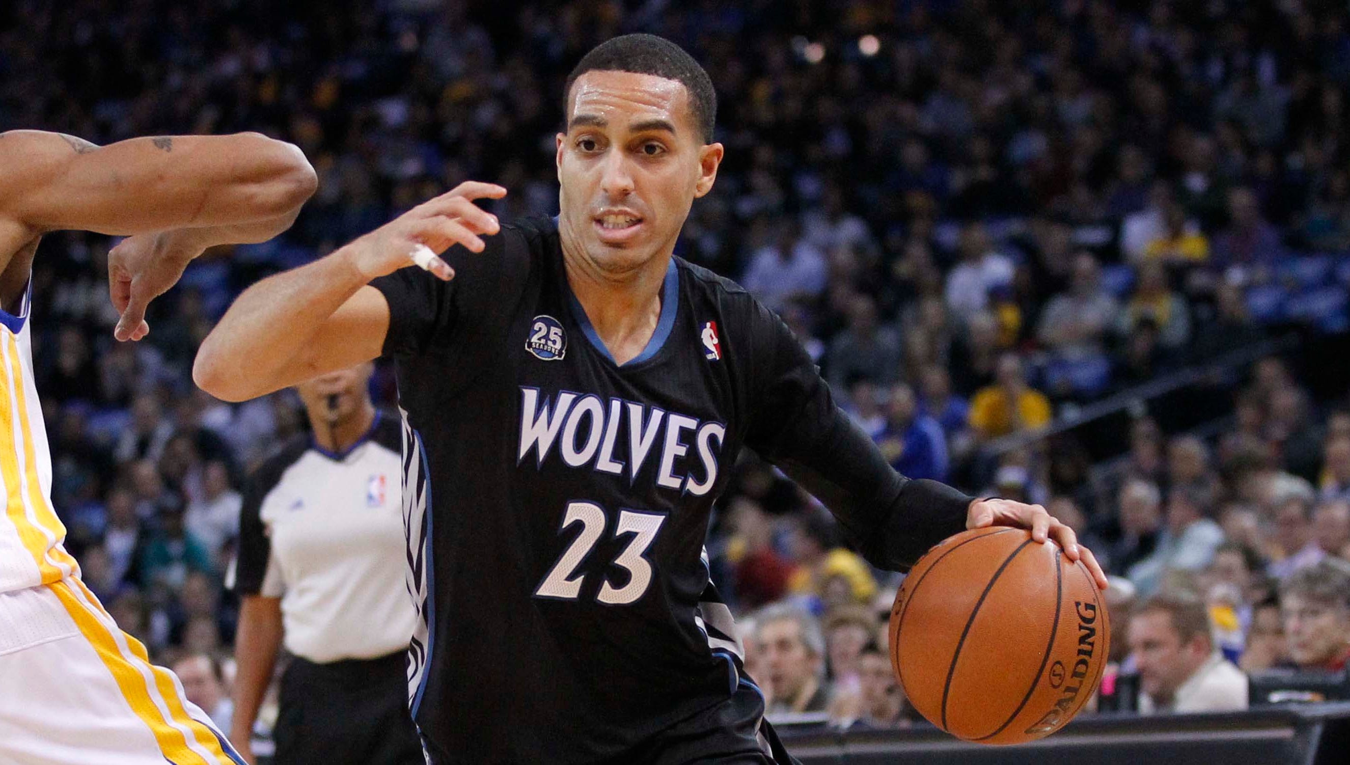 T'wolves edge Warriors on Kevin Martin's late jumper
