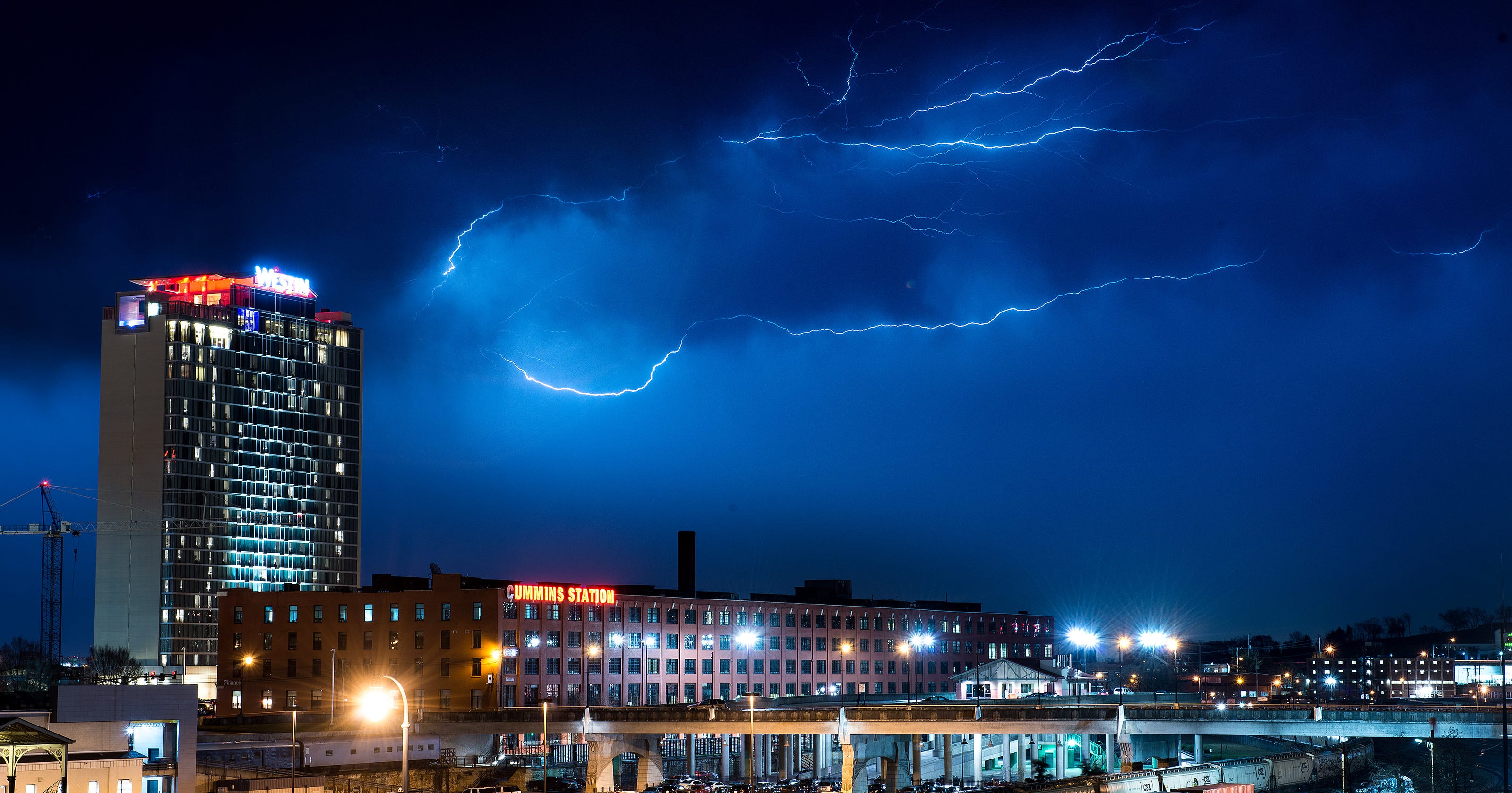 Lightning storm gives Middle Tennessee a show