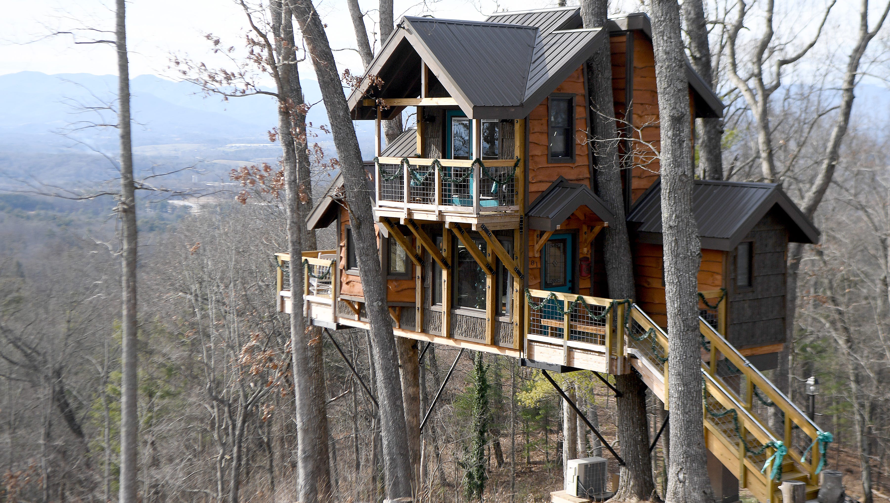 HGTV treehouse stakes claim to Buncombe novelty lodging market