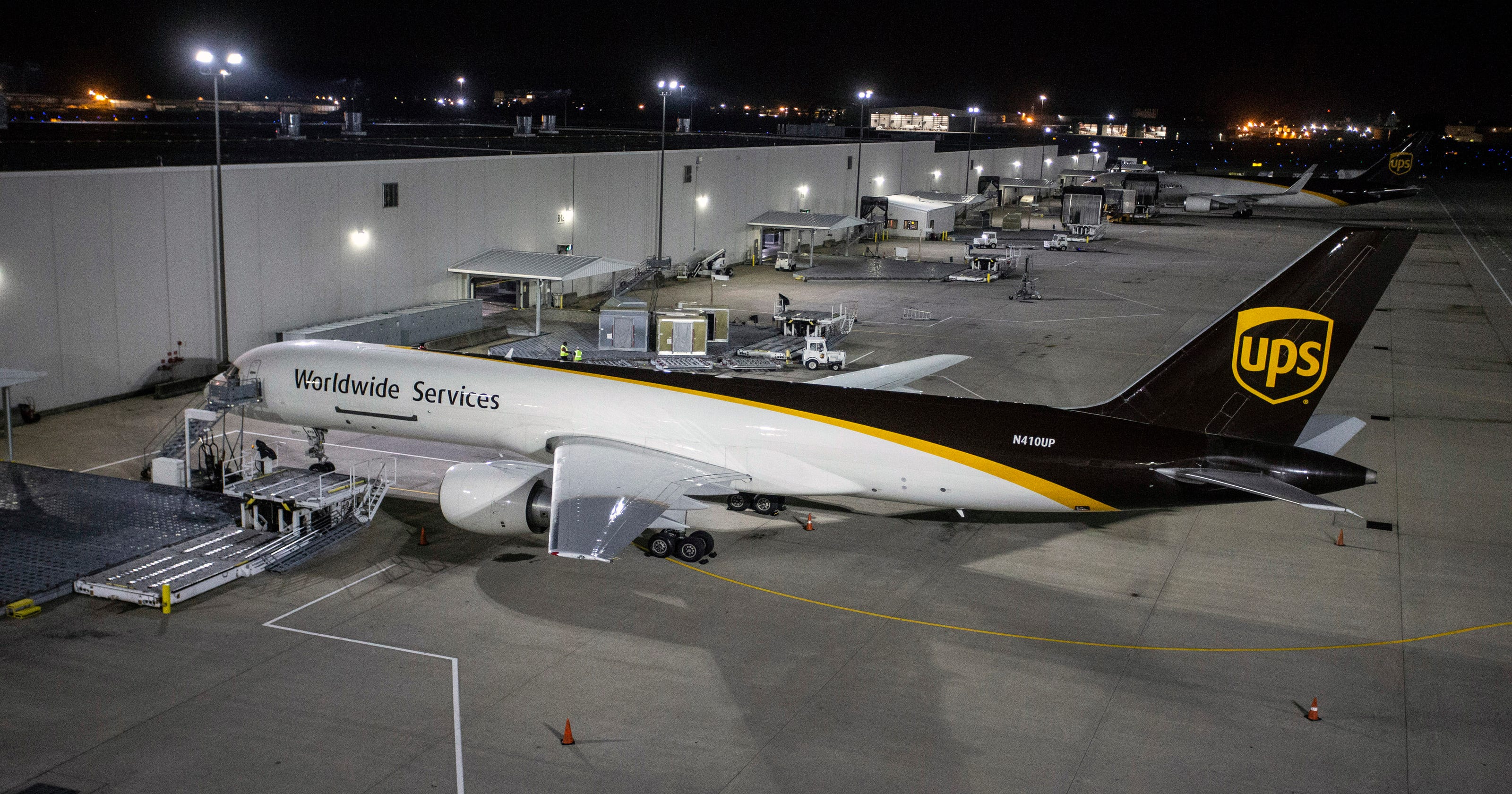 Louisville's airport mechanics union rejects UPS labor deal