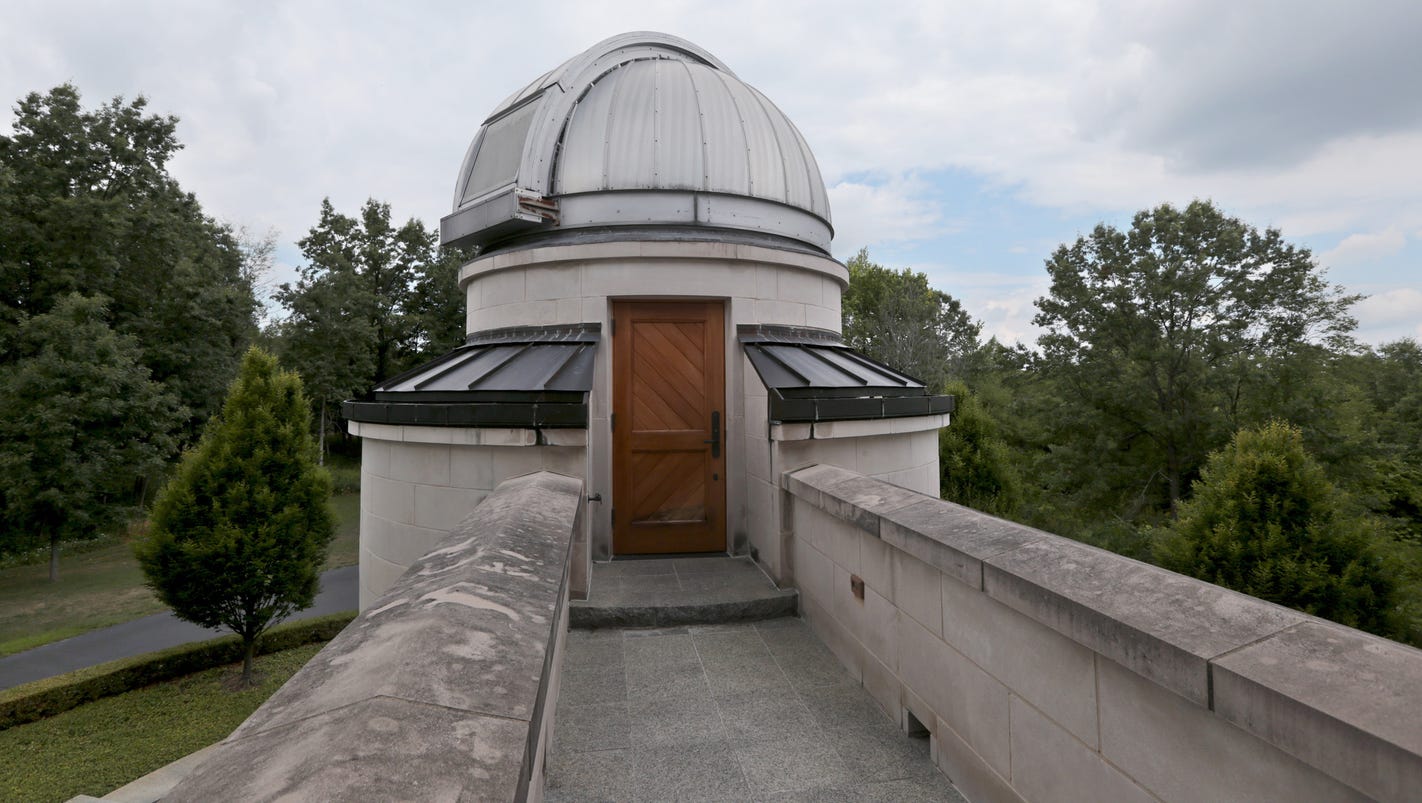 Ann Arbor-area mansion has 50 acres, observatory with rotating roof