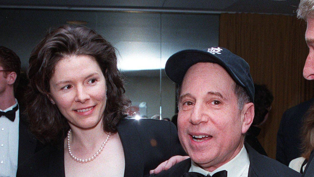 Paul Simon, Edie Brickell appear in court after dispute