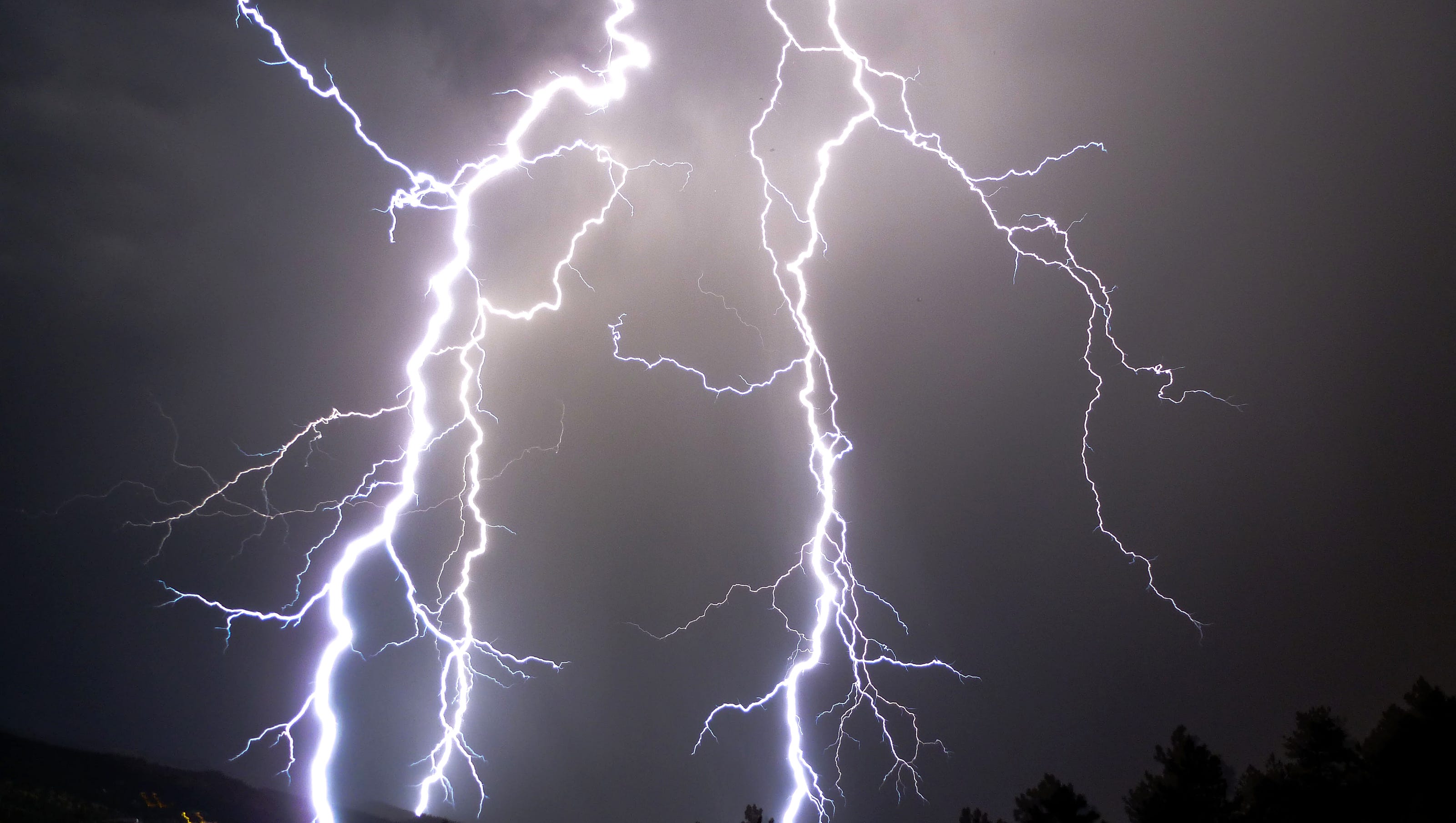 Shocking World Record 199 mile long Lightning Bolt Reported shocking-world-record-199-mile-long-lightning-bolt-reported