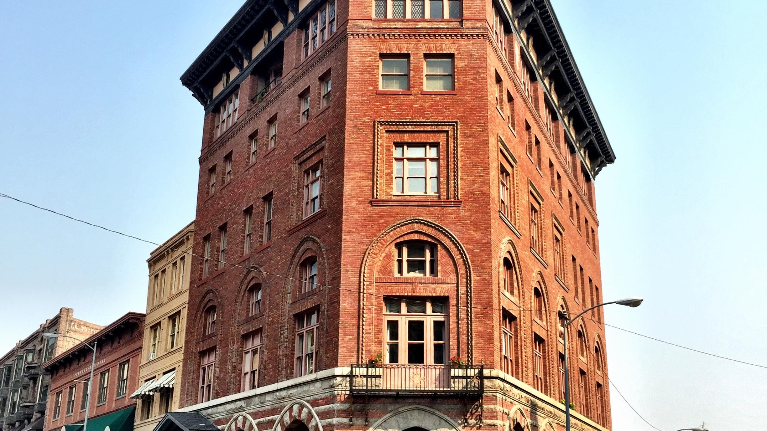 Exclusive Montana Club a ‘cosmopolitan’ landmark