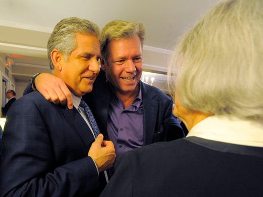 Friends, colleagues remember Bill Bonds at visitation