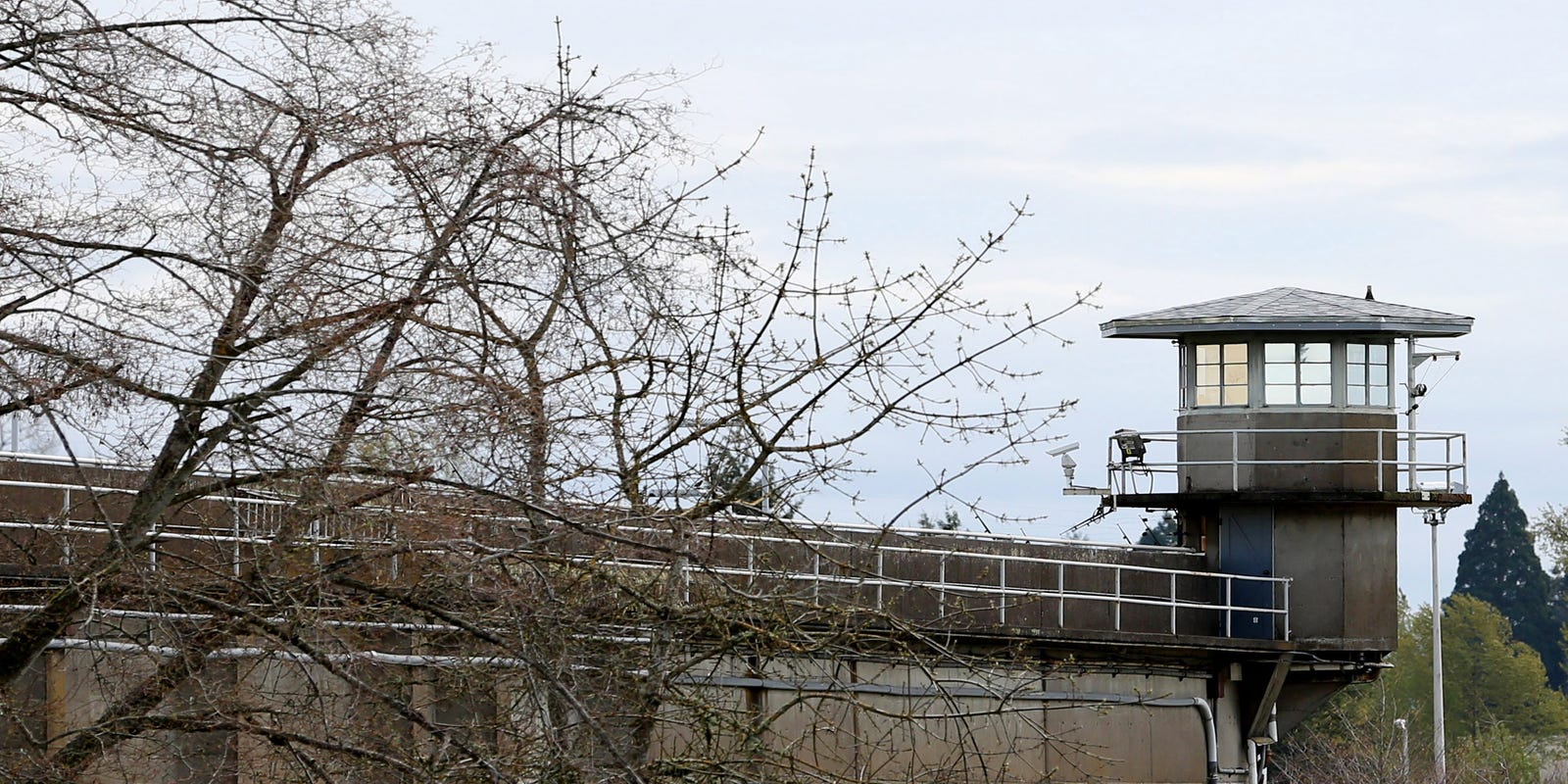 60-inmate fight leads to Oregon State Penitentiary lockdown