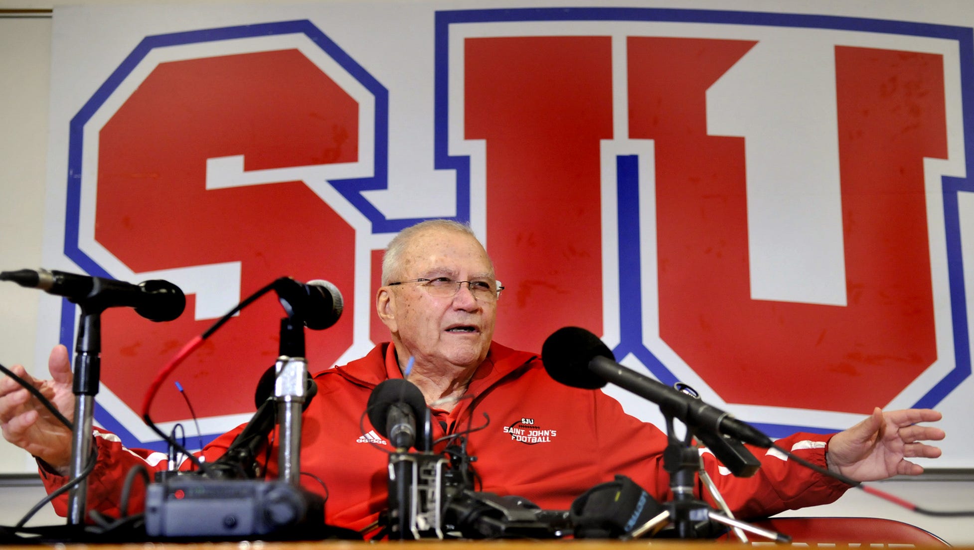 Legendary coach John Gagliardi dies