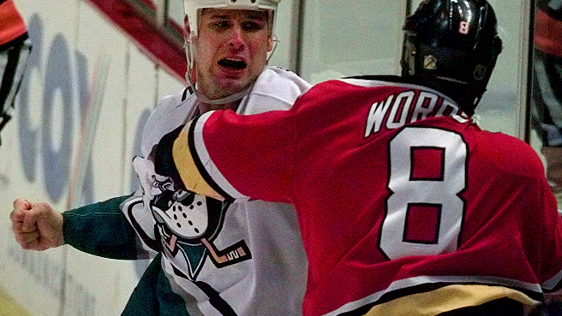 Stu Grimson recalls perks of being a Mighty Duck