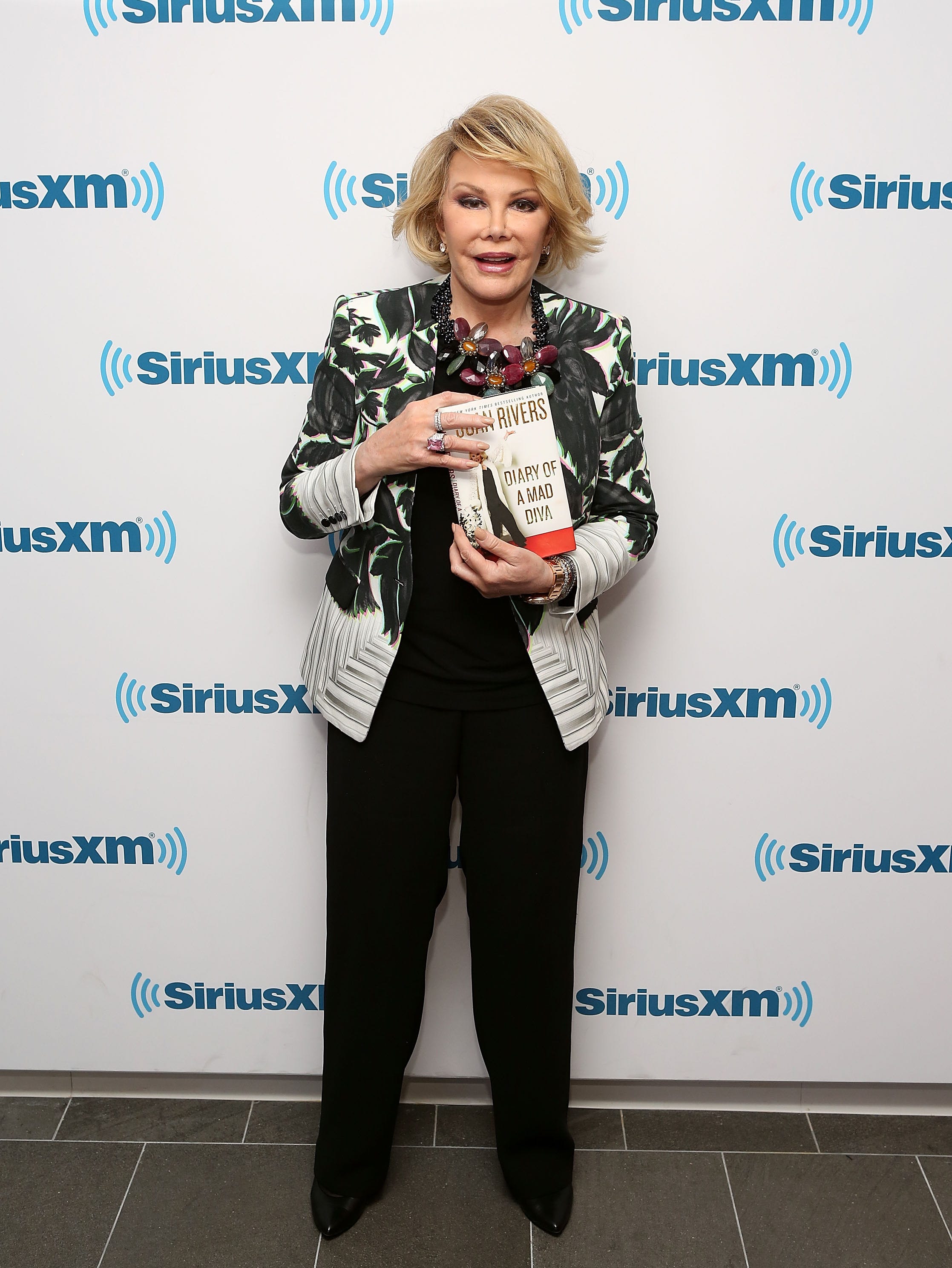 Joan Rivers' books soar up Amazon best seller lists