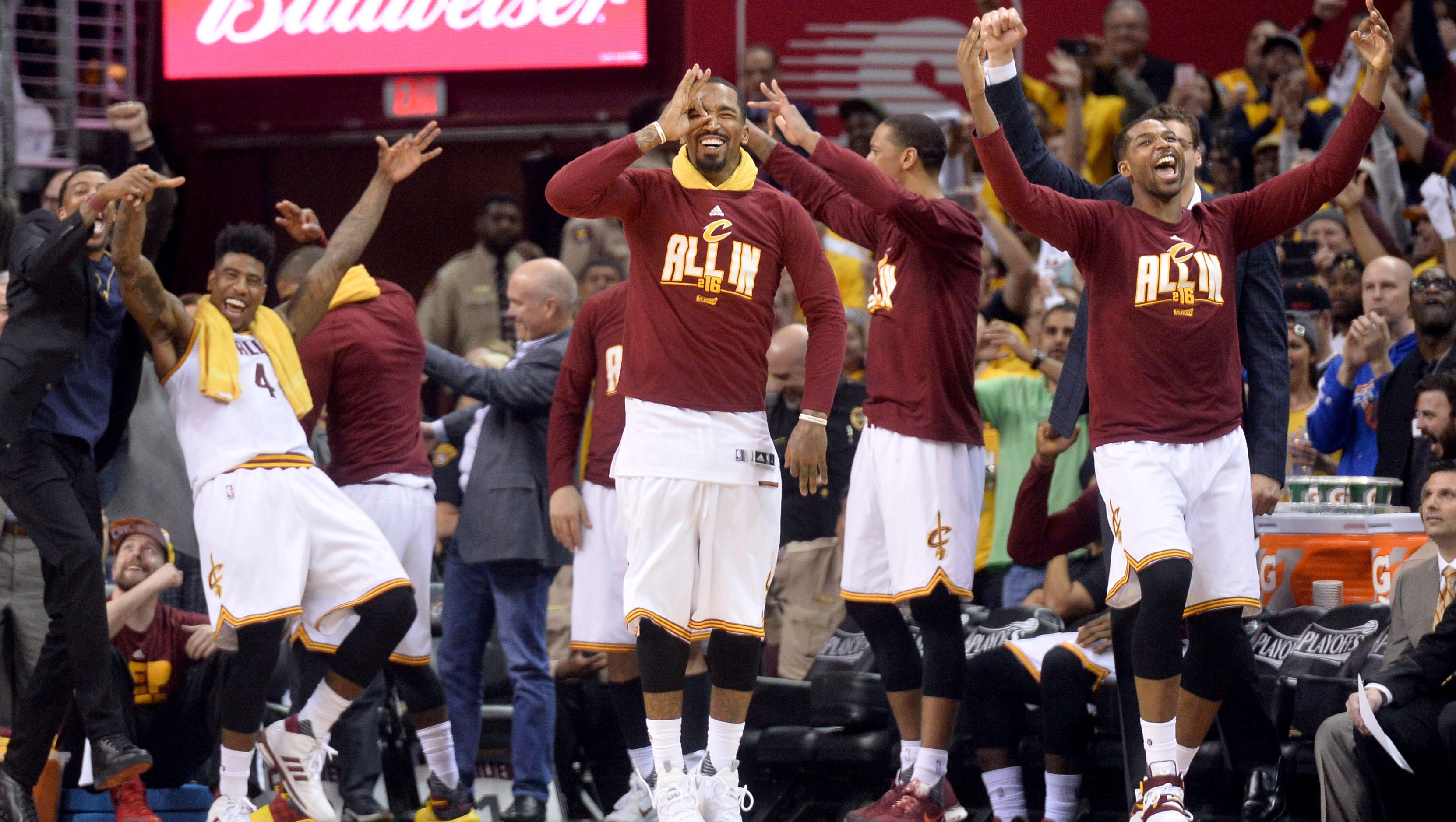 Cavaliers blow out Hawks, set NBA record with 25 three-pointers