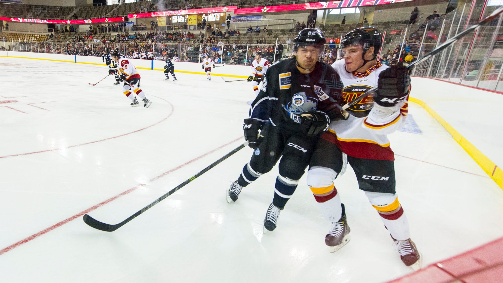 Fairgrounds Coliseum delights fans with something old, something new