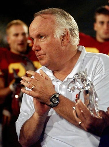 John Robinson: 3 facts on the LSU football consultant, former USC coach
