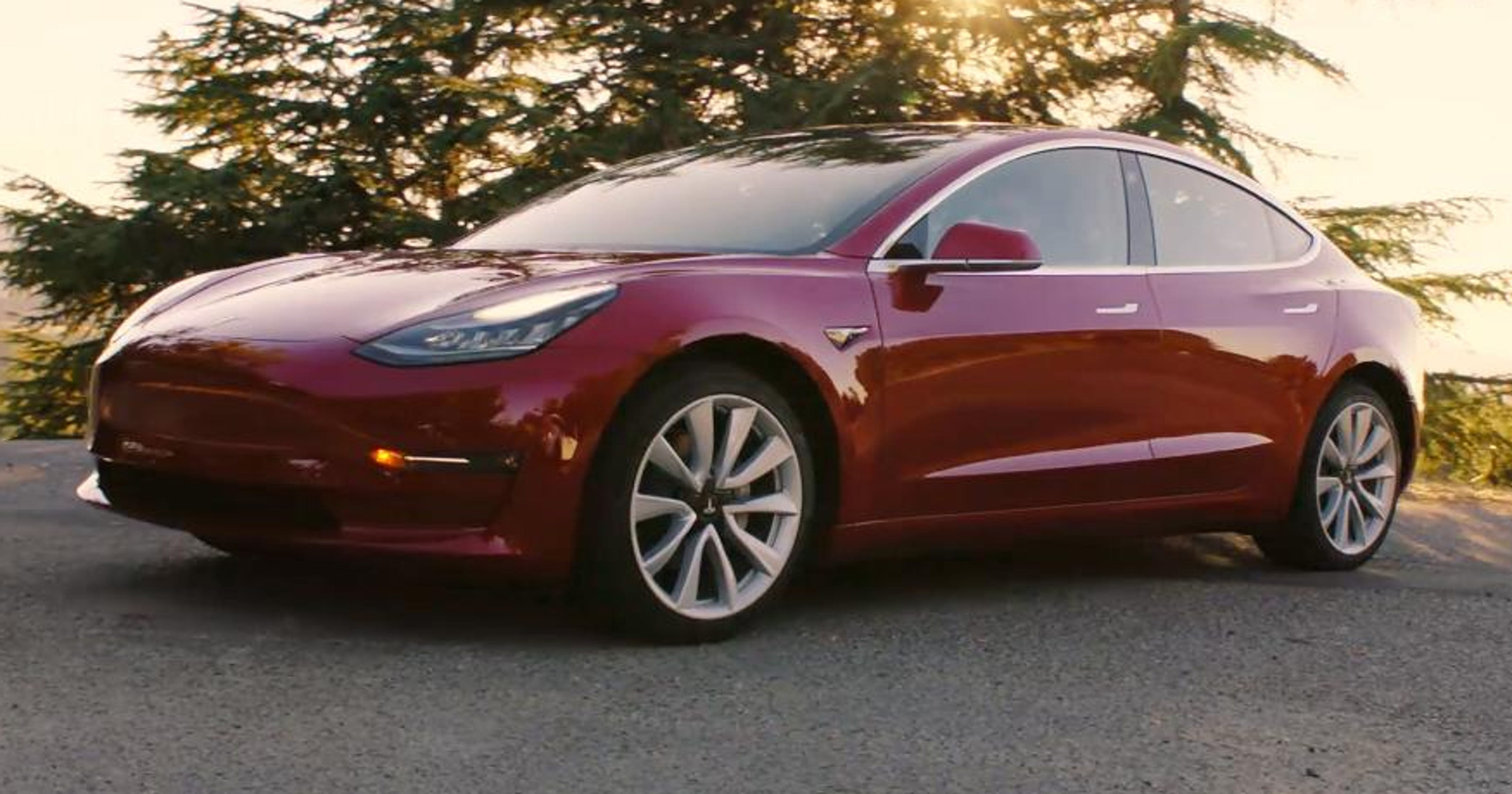 Tesla asks for $2,500 from Model 3 reservation holders