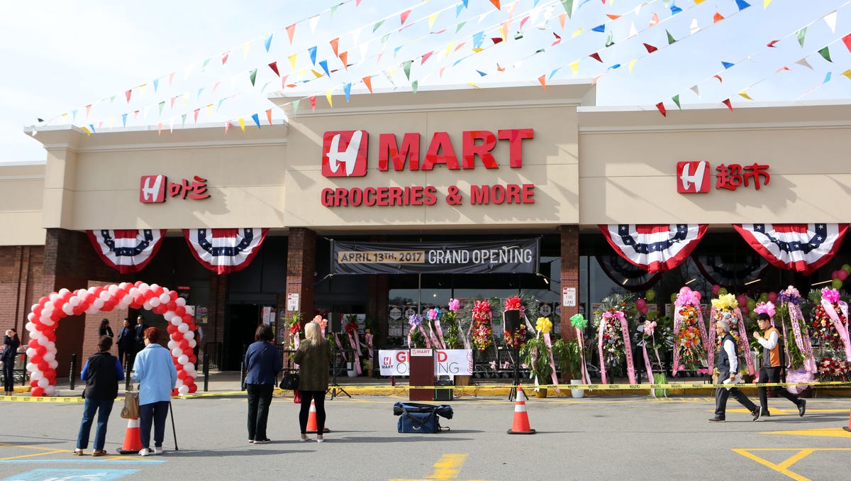 Photos: H Mart celebrates grand opening in Yonkers