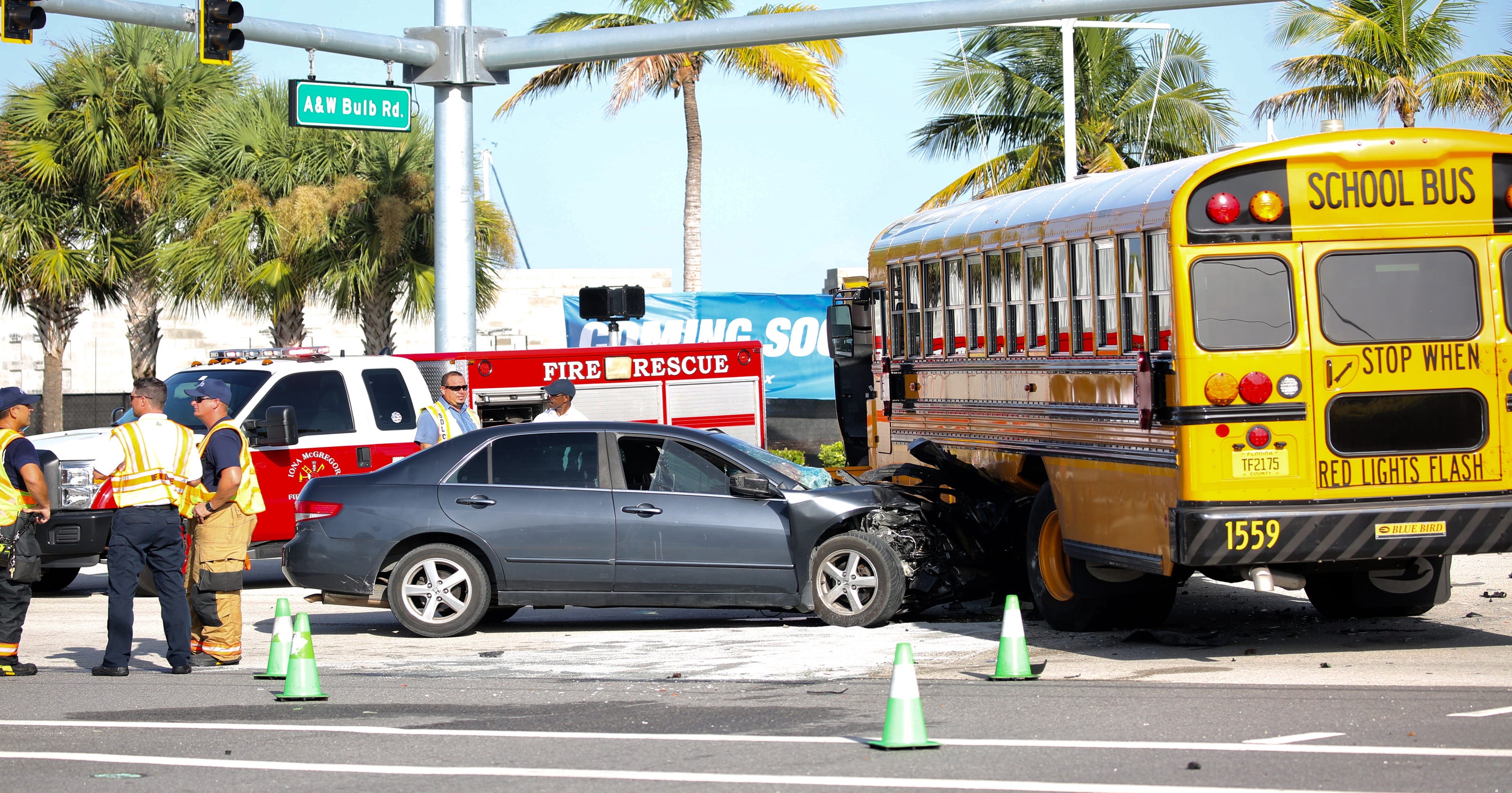 Lee school bus hit by red-light runner in south Fort Myers